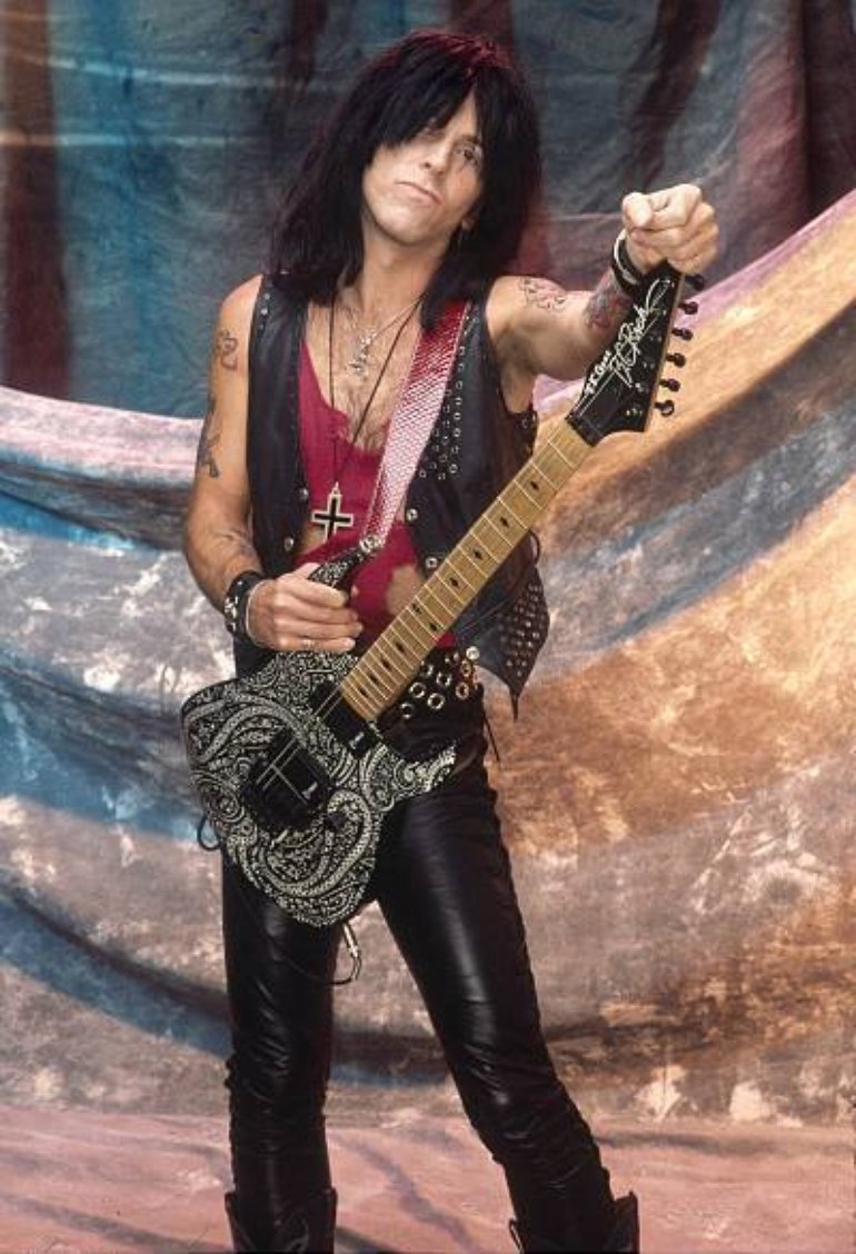 Tracii Guns - FU-Tone