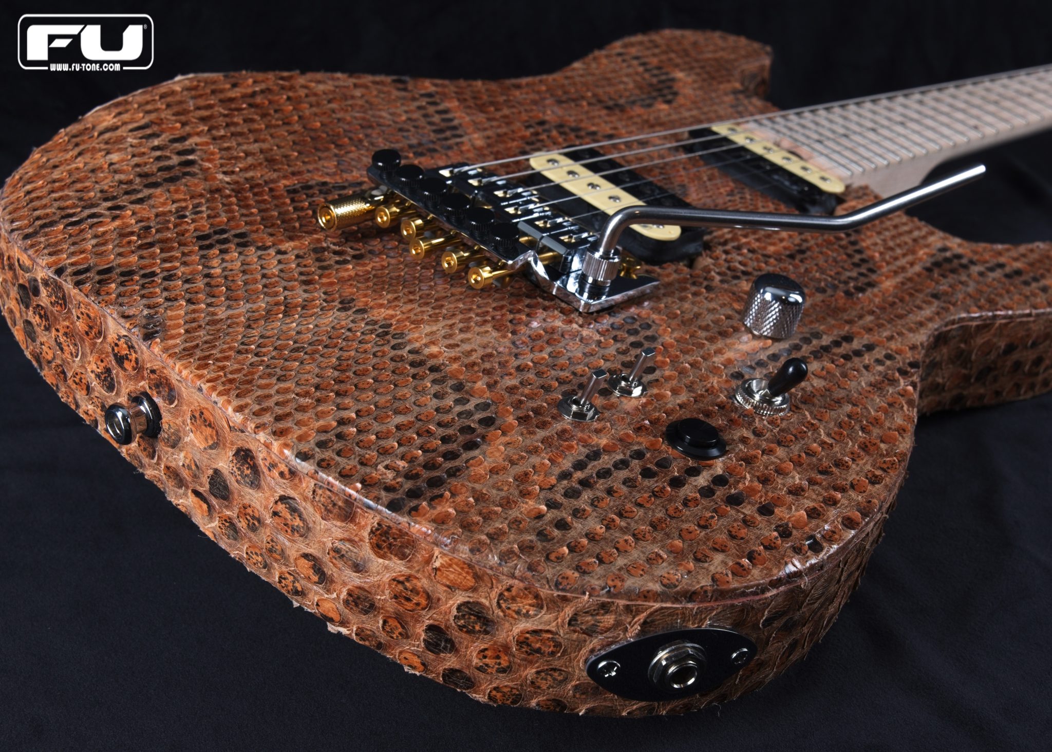 FU Pro Guitar USA Snakeskin Reverse #002 & Matching Strap - FU-Tone