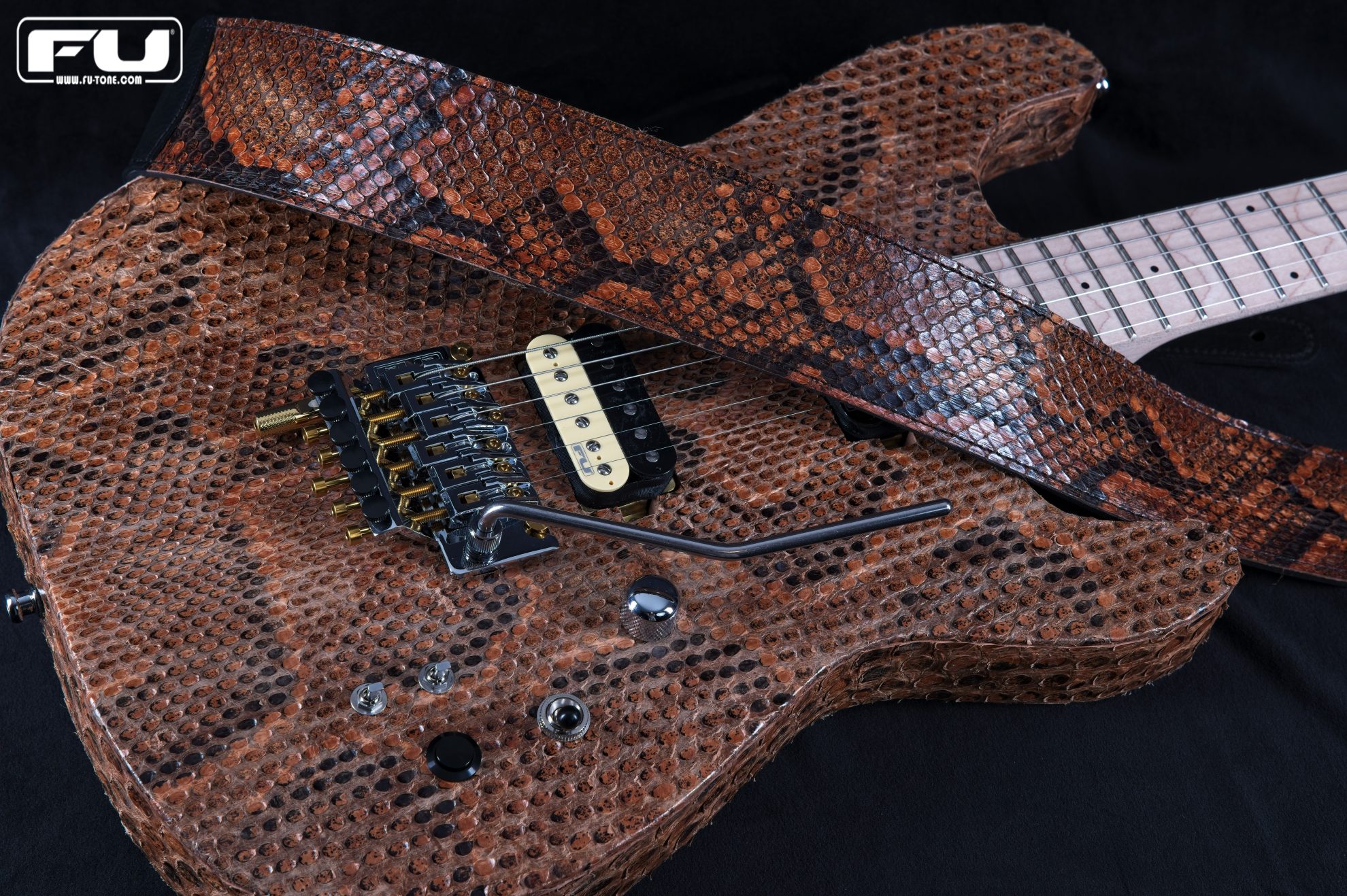 FU Pro Guitar USA Snakeskin Reverse #002 & Matching Strap - FU-Tone